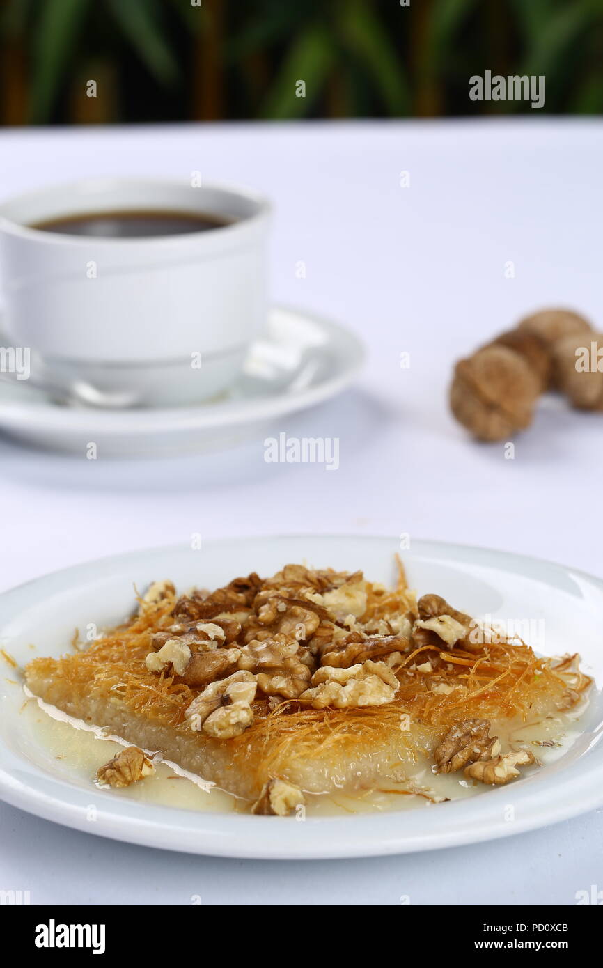 Turkish delicious dessert kadayif - kataifi Stock Photo - Alamy