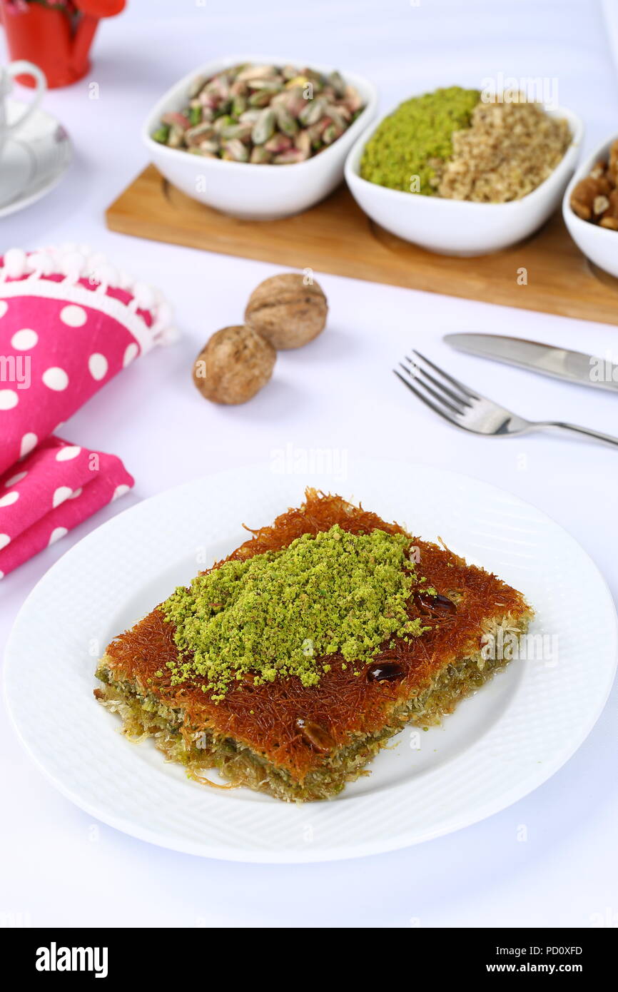 Turkish delicious dessert kadayif - kataifi Stock Photo - Alamy