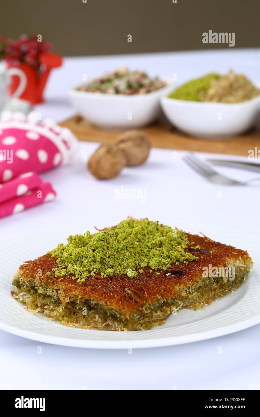 Turkish delicious dessert kadayif - kataifi Stock Photo - Alamy