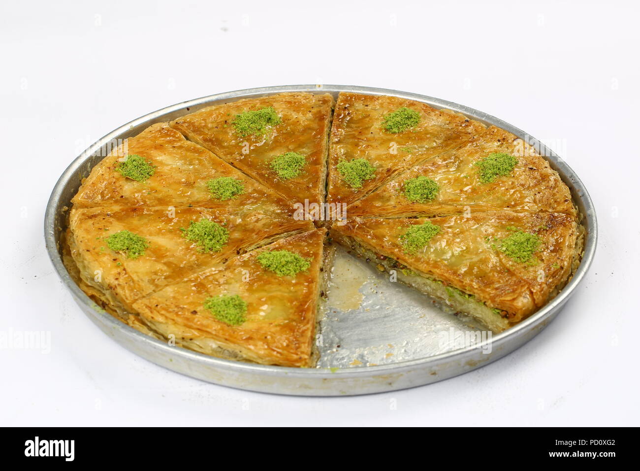 Turkish delicious dessert kadayif - kataifi Stock Photo - Alamy