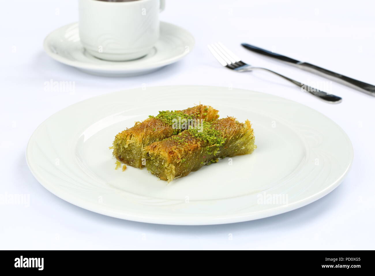 Turkish delicious dessert kadayif - kataifi Stock Photo - Alamy
