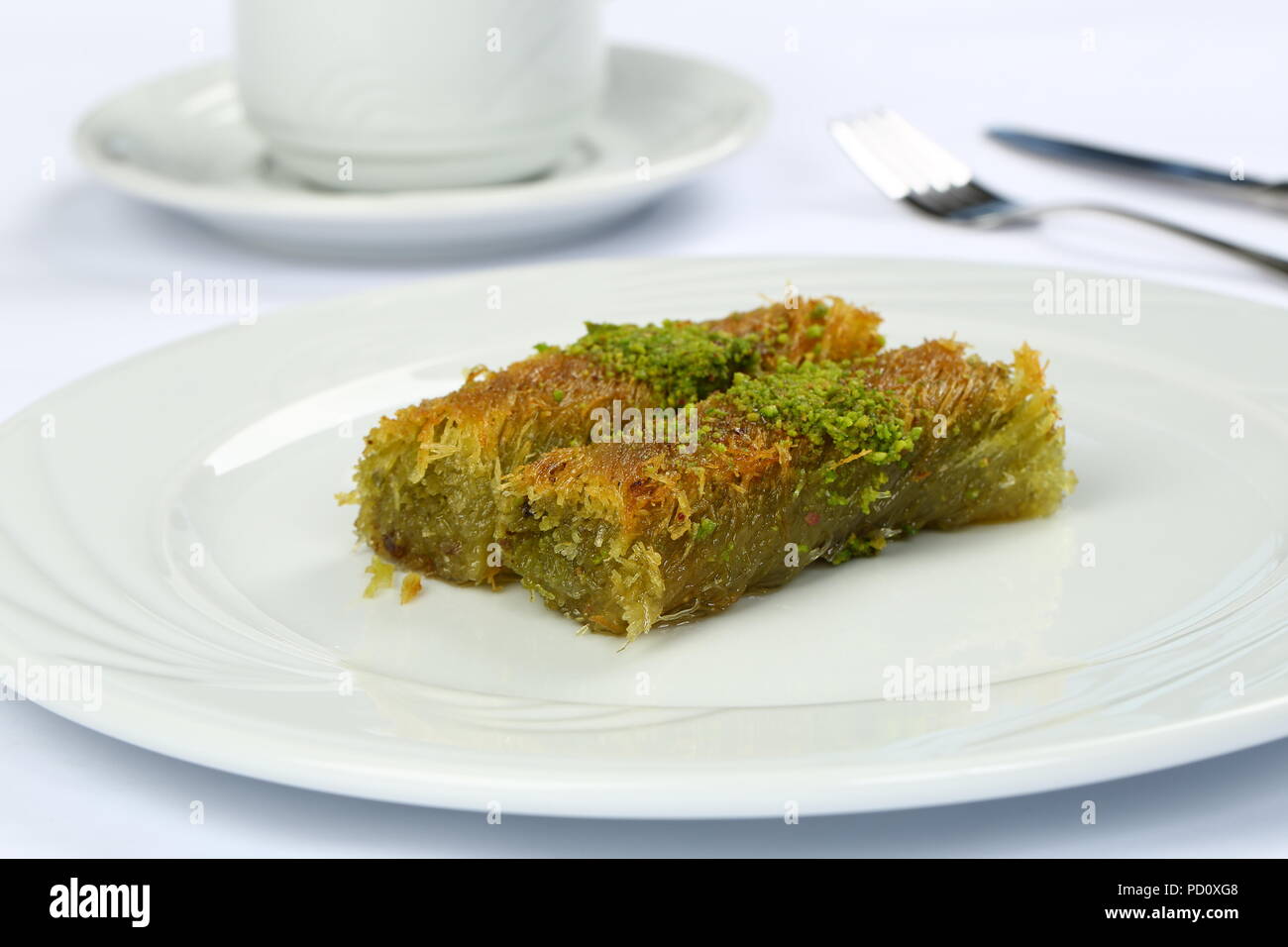 Turkish delicious dessert kadayif - kataifi Stock Photo - Alamy