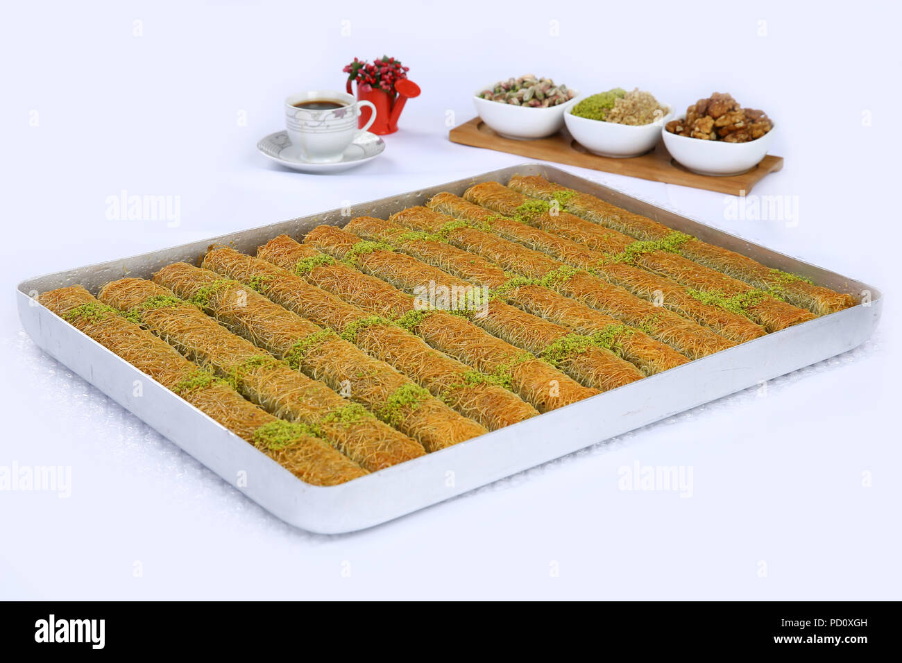 Turkish delicious dessert kadayif - kataifi Stock Photo - Alamy
