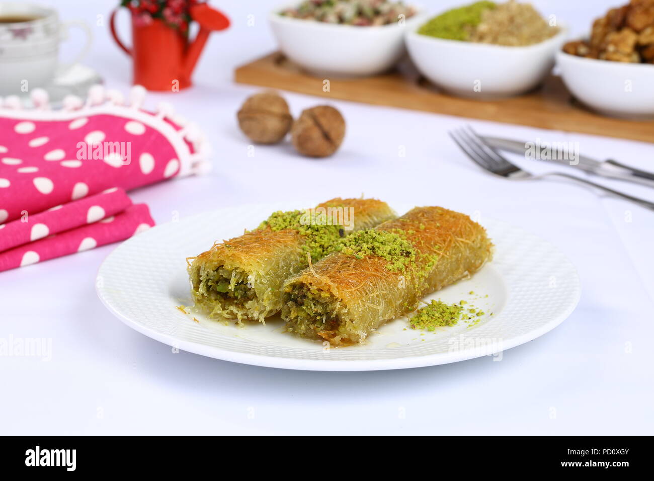 Turkish delicious dessert kadayif - kataifi Stock Photo - Alamy