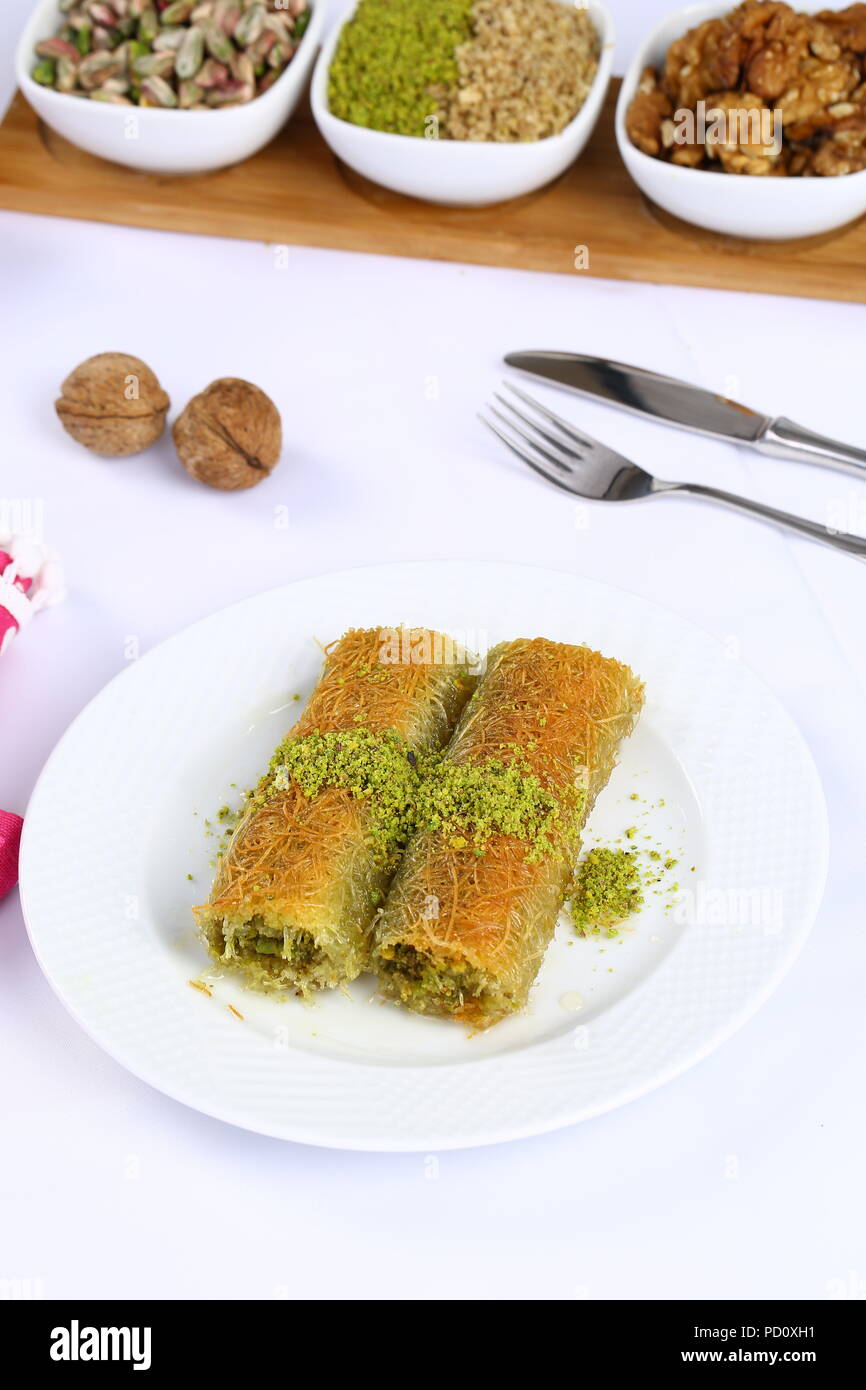 Turkish delicious dessert kadayif - kataifi Stock Photo - Alamy