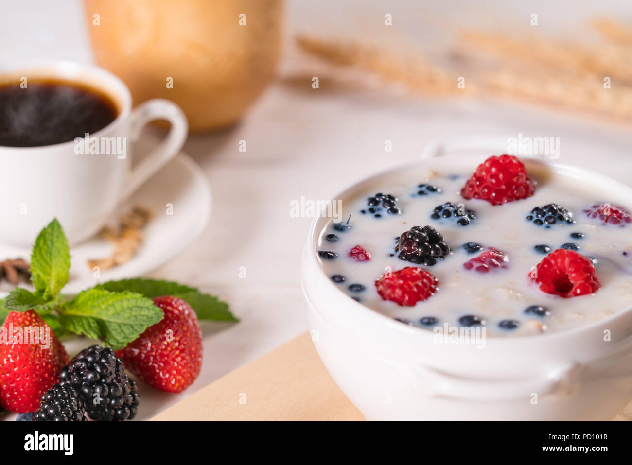 Loose berries hi-res stock photography and images - Alamy