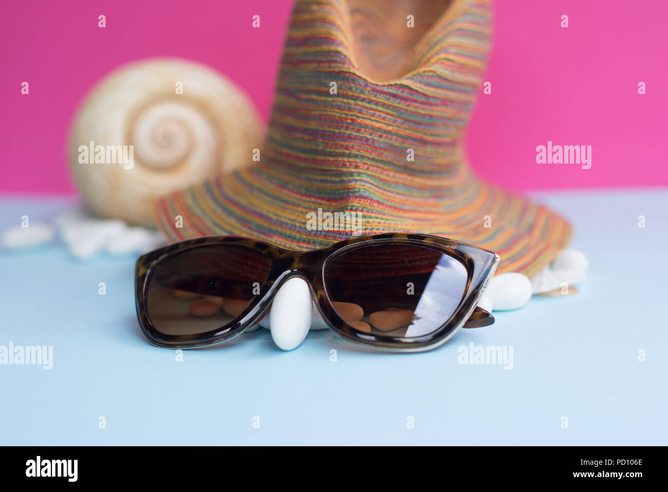 Attractive shells hi-res stock photography and images - Alamy