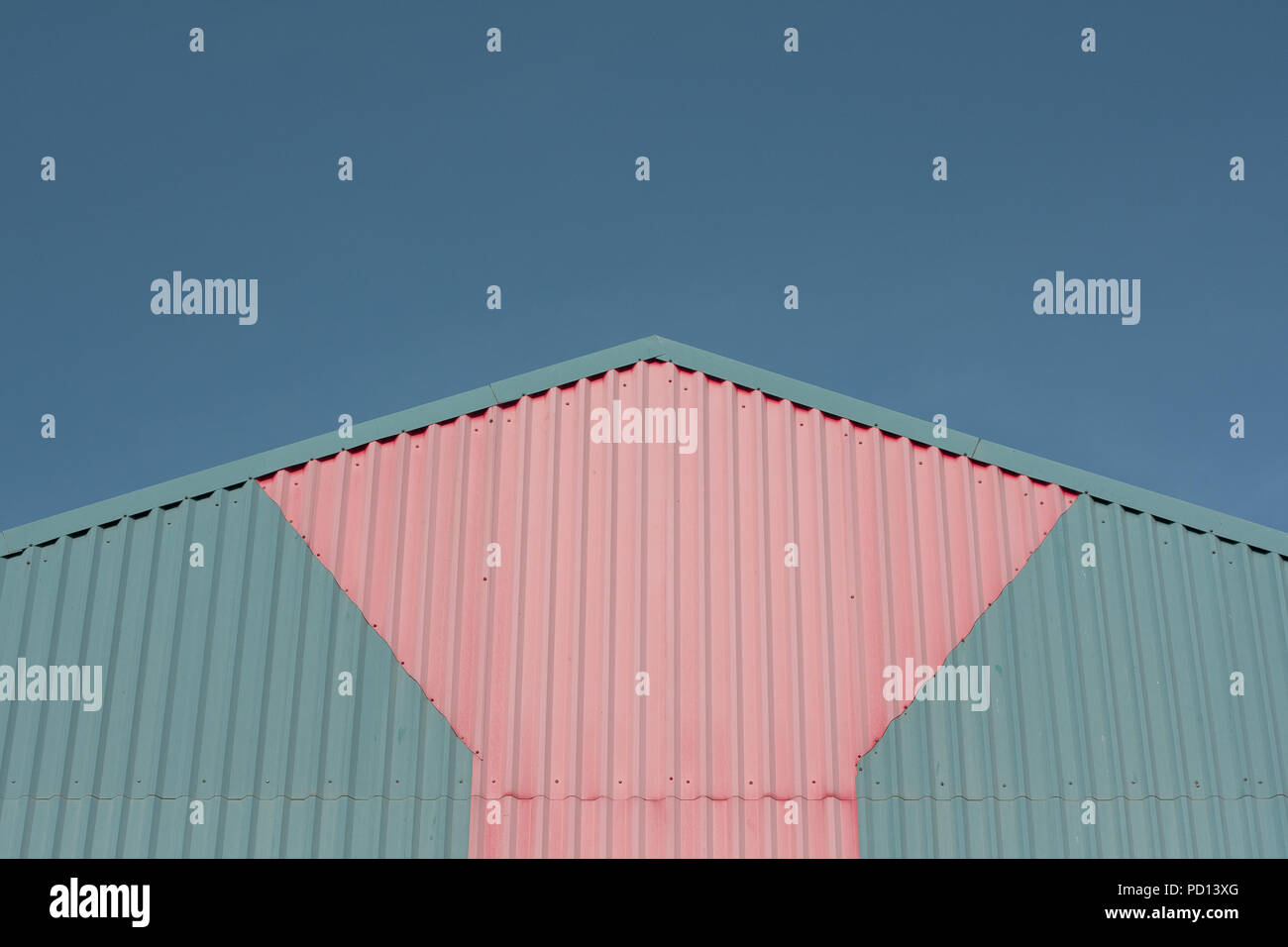 Shipping container doors blue hi-res stock photography and images - Alamy