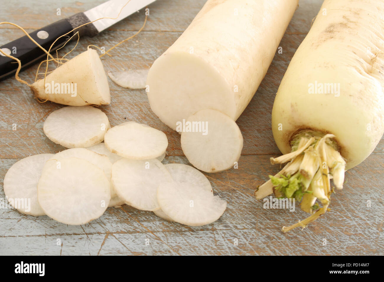 Mooli radishes hi-res stock photography and images - Alamy