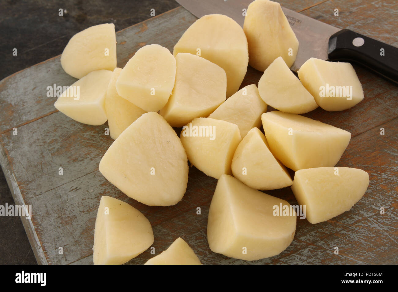 washed peeled and cut potatoes Stock Photo - Alamy