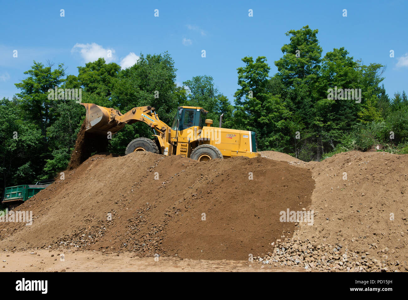 Sand stockpile hi-res stock photography and images - Alamy