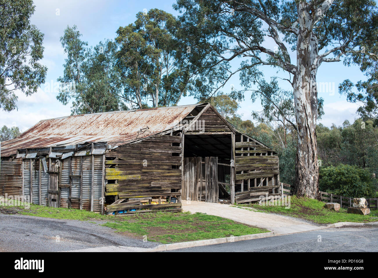 Old shed, Avoca, Victoria, Australia Stock Photo - Alamy