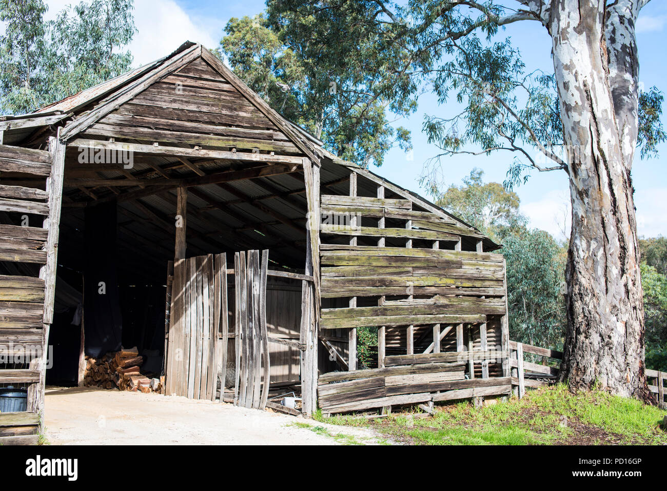 Old shed, Avoca, Victoria, Australia Stock Photo - Alamy