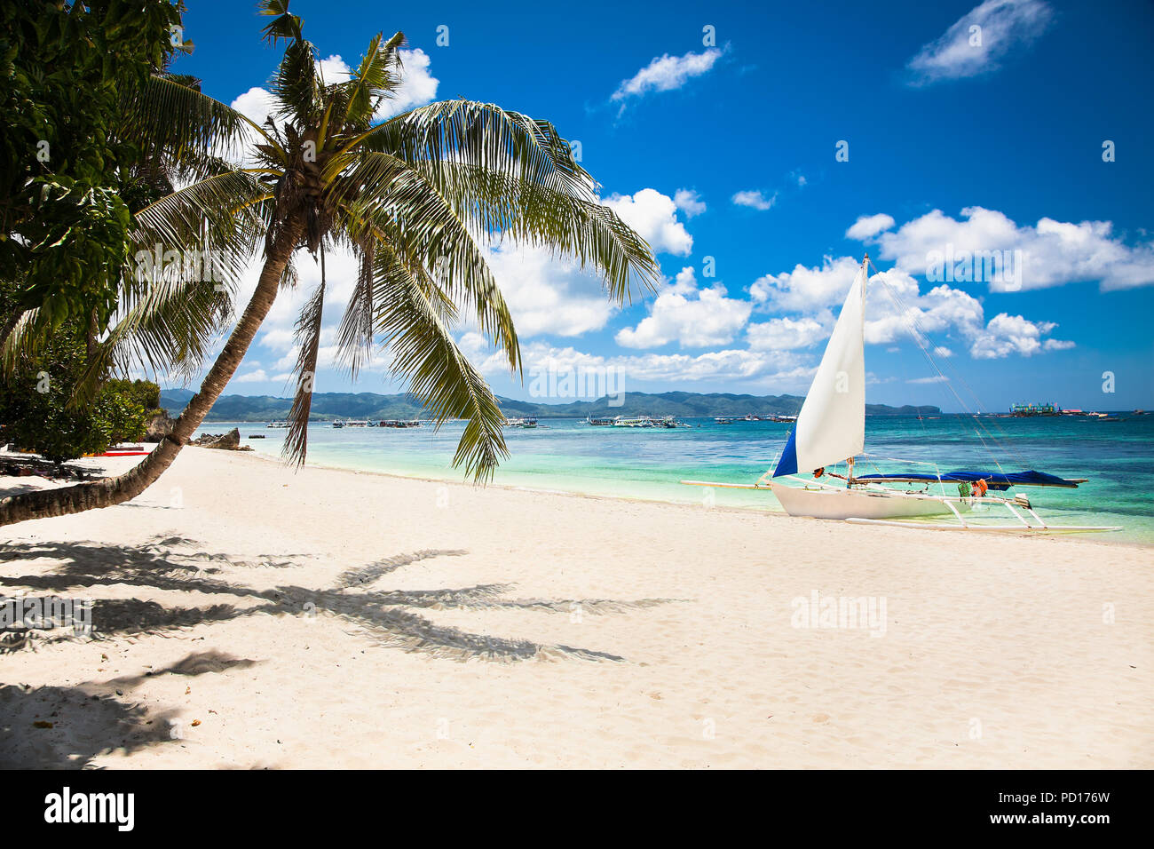 Philippine traditional sail boat on White Beach. Boracay Island ...