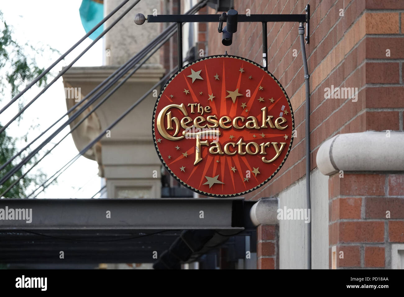 Cheesecake factory logo hi-res stock photography and images - Alamy