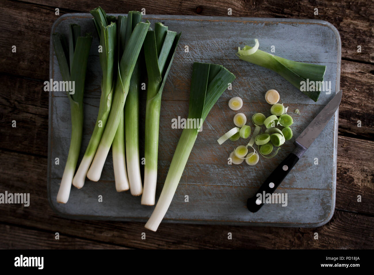 preparing fresh leeks Stock Photo - Alamy