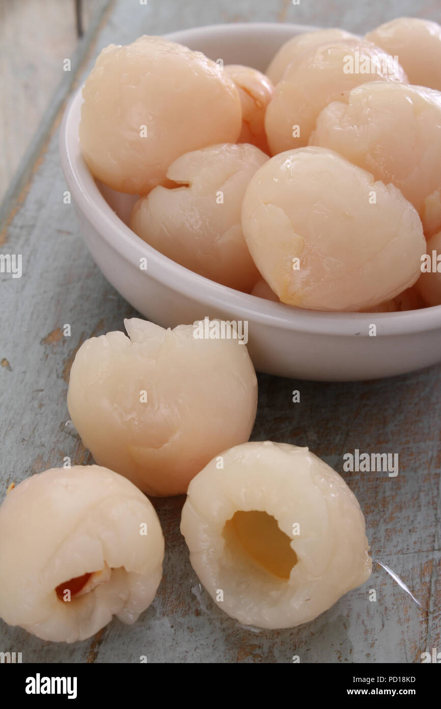 Tinned lychee fruit hi-res stock photography and images - Alamy