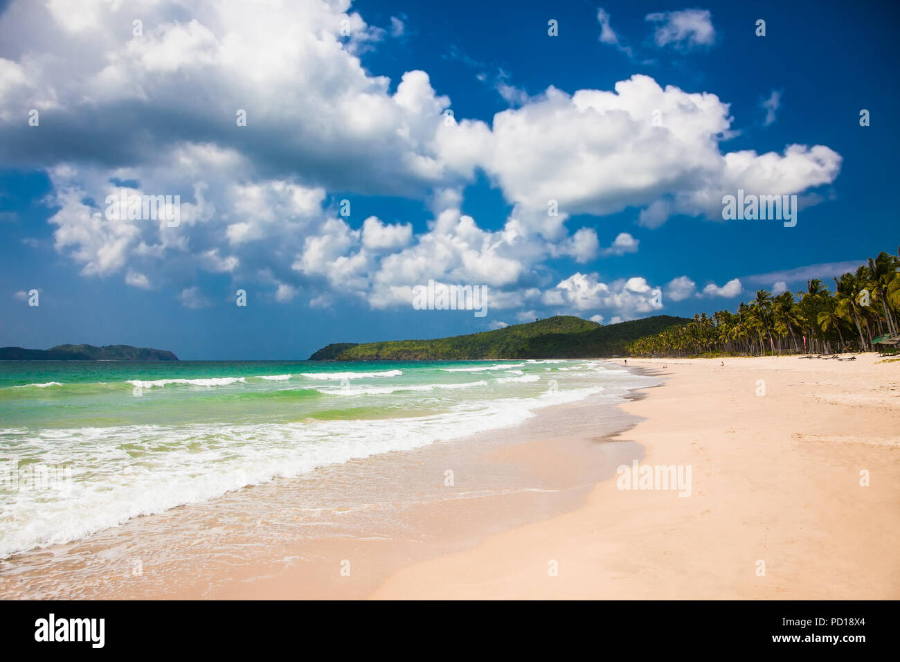 Beautiful view on tropical Catian beach at Palawan island. Philippines ...