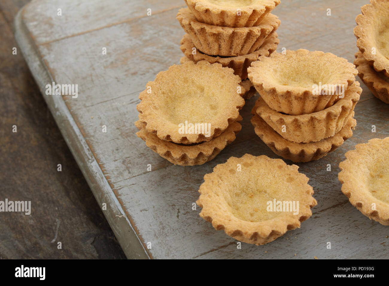 Short pastry case hi-res stock photography and images - Alamy