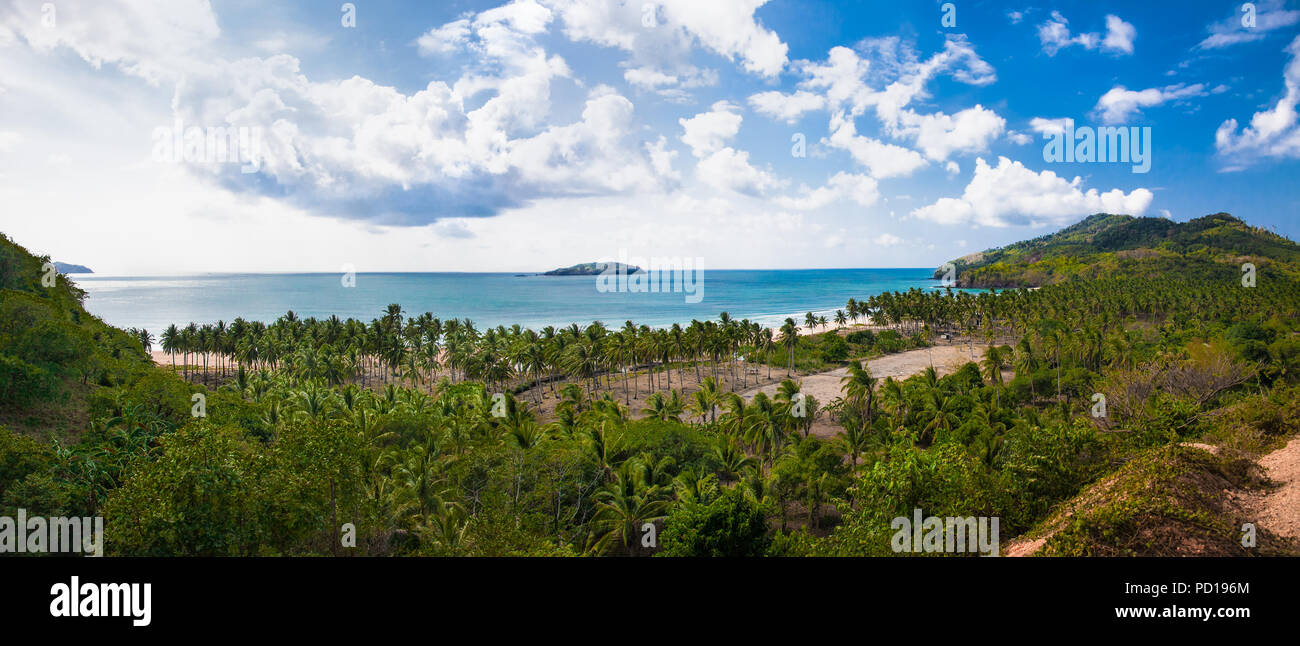 Beautiful view on tropical Duli beach at Palawan island. Philippines ...