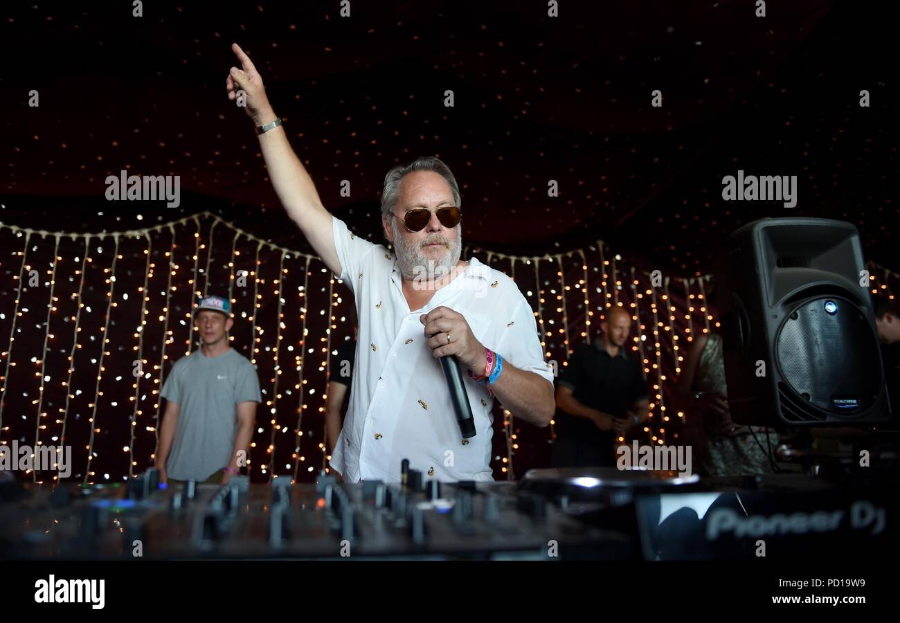 Vic reeves hi-res stock photography and images - Alamy