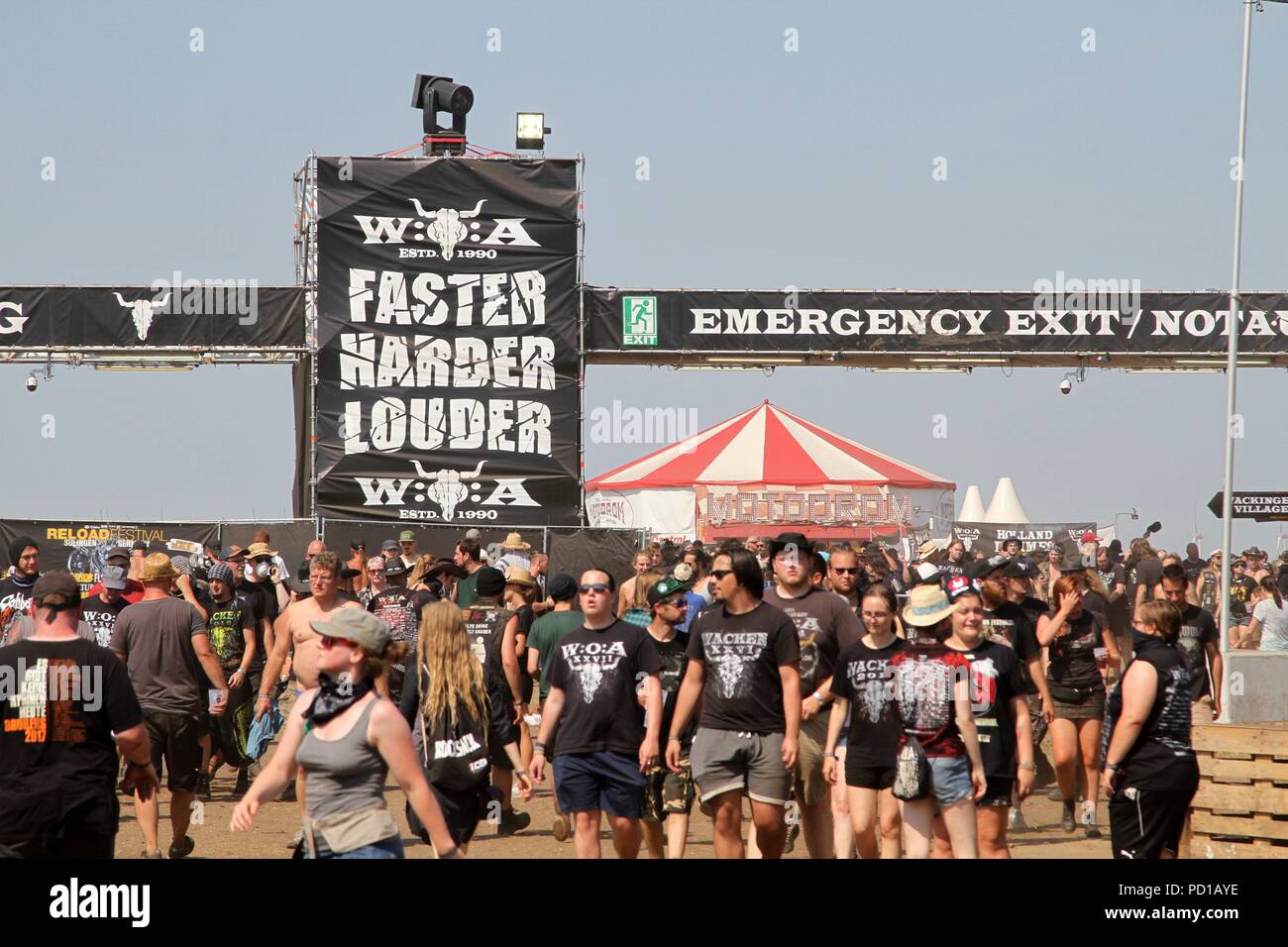 Wacken, Deutschland. 03rd Aug, 2018. Summer - Wacken Open Air - Heat and dust instead of mud and ...
