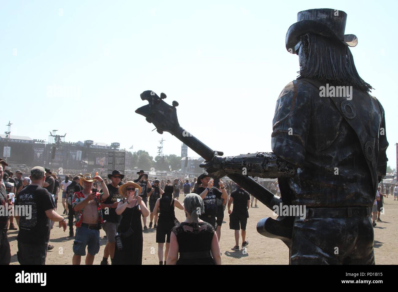 Wacken, Deutschland. 03rd Aug, 2018. Summer - Wacken Open Air - Heat and dust instead of mud and ...