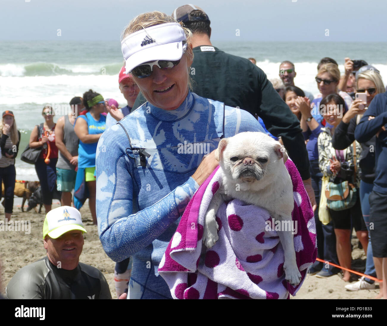 World dog surfing championships hi-res stock photography and images - Alamy