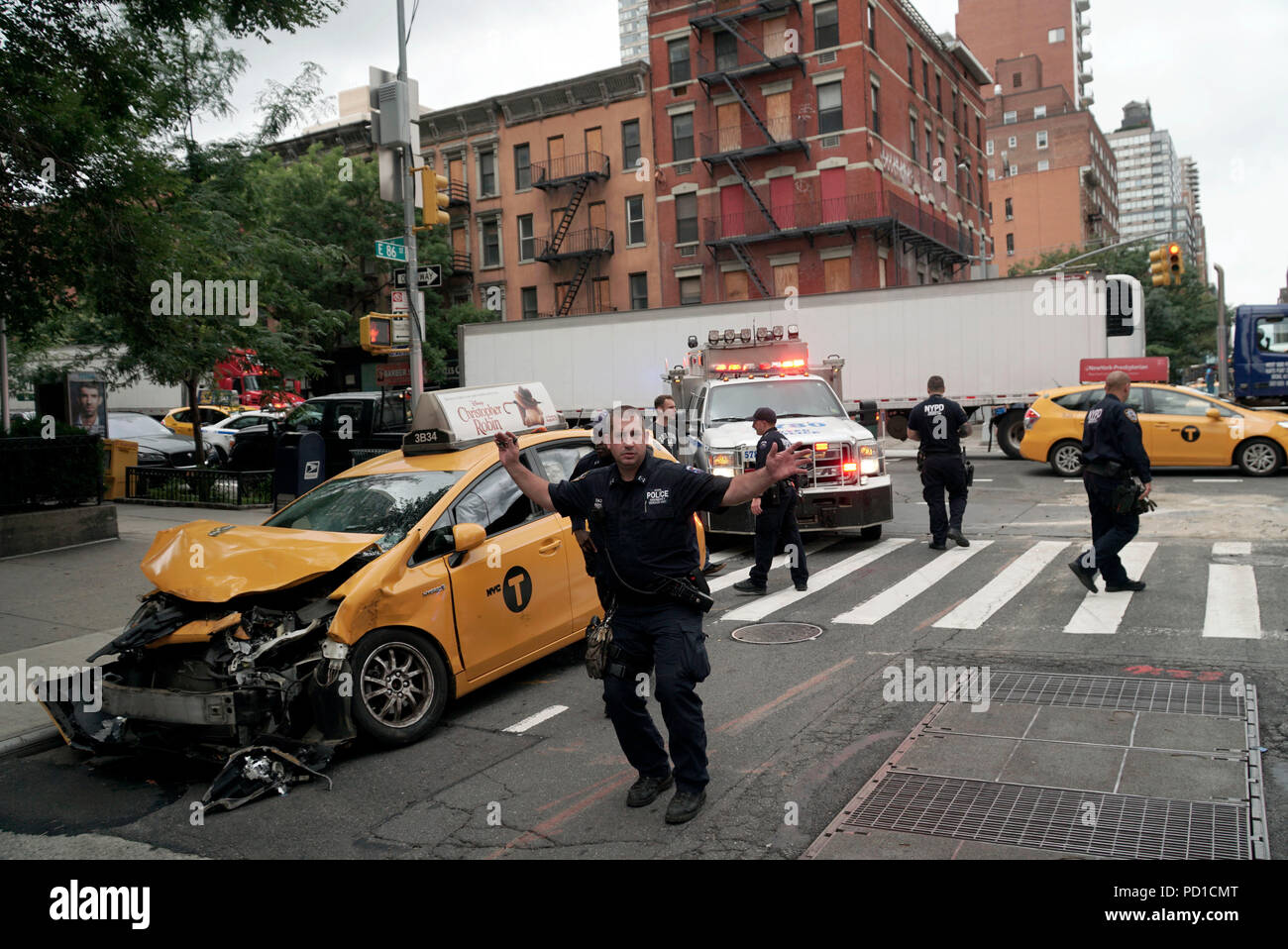Taxi accident hi-res stock photography and images - Alamy