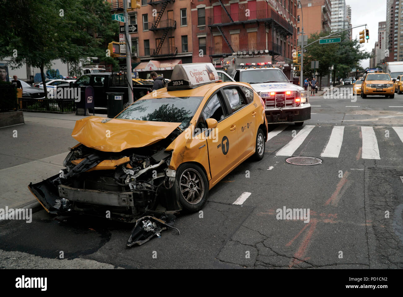 Taxi accident hi-res stock photography and images - Alamy