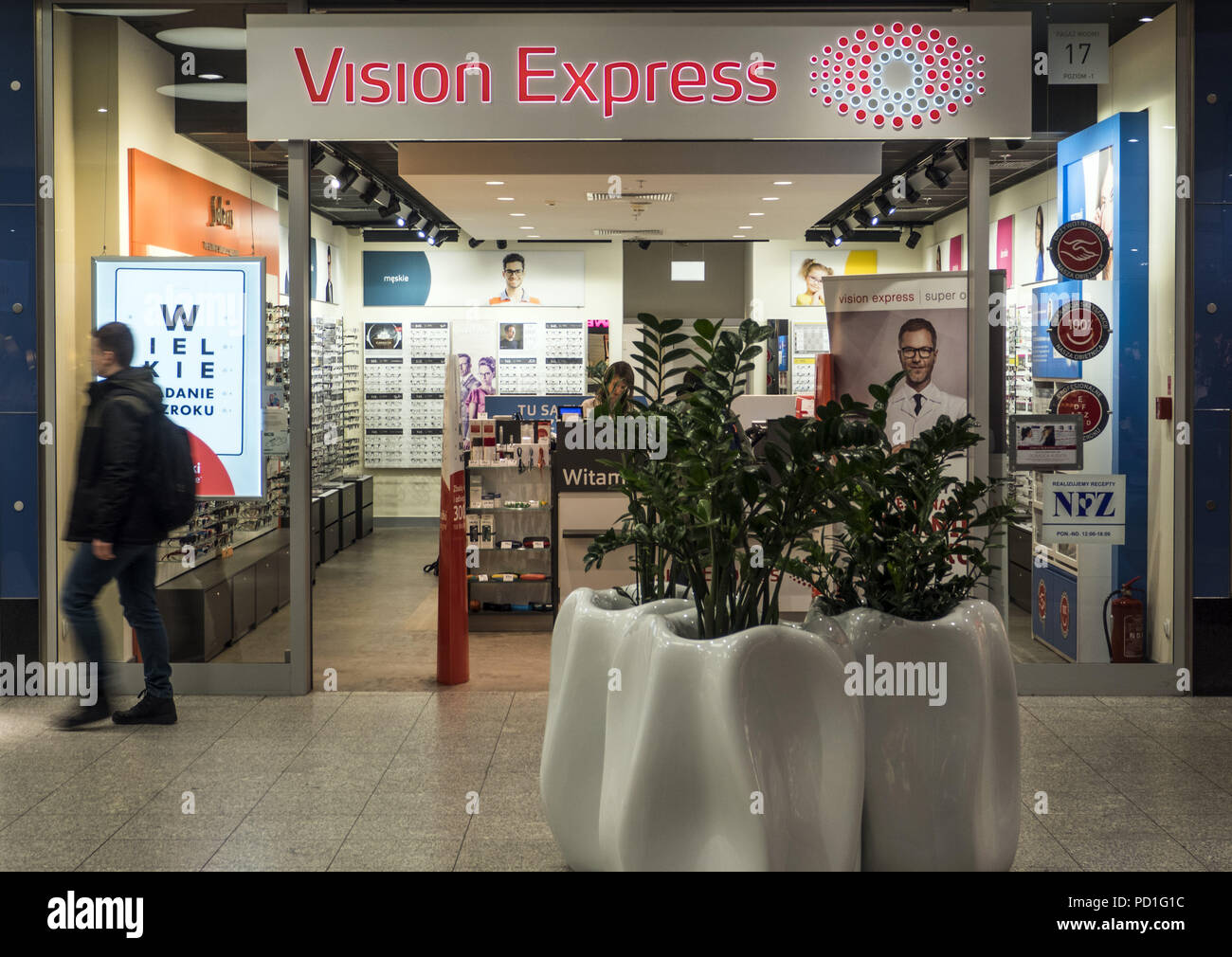 Vision express logo hi-res stock photography and images - Alamy