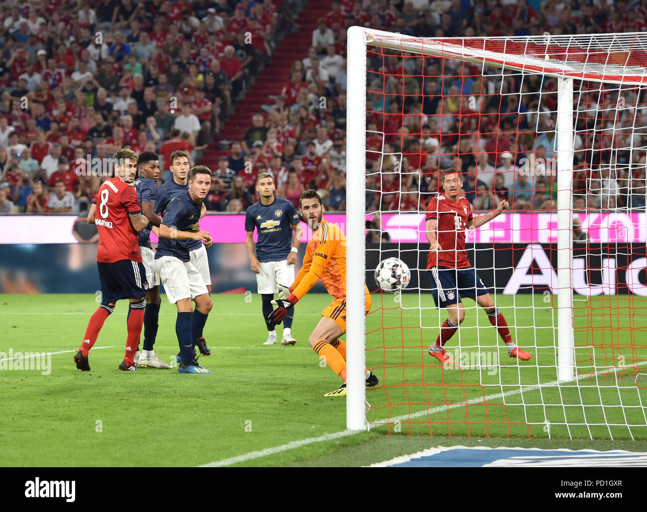 Bayern munich vs manchester united 1 0 hi-res stock photography and ...