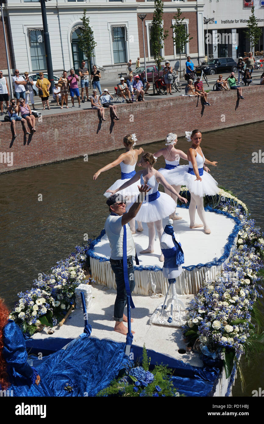 Sailing full length celebration hi-res stock photography and images - Alamy