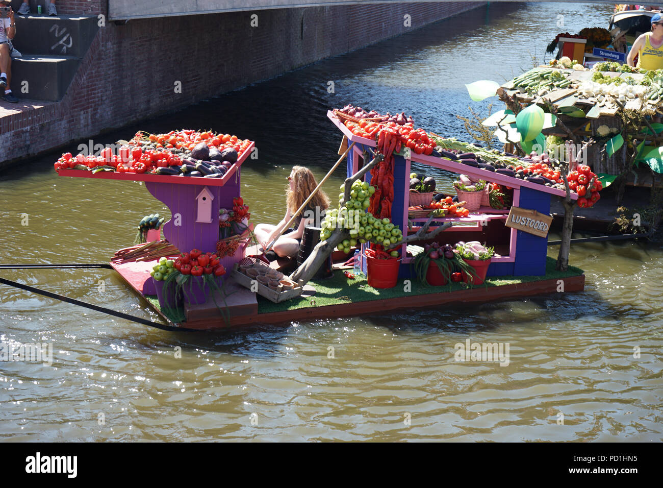 Transportation parade hi-res stock photography and images - Alamy