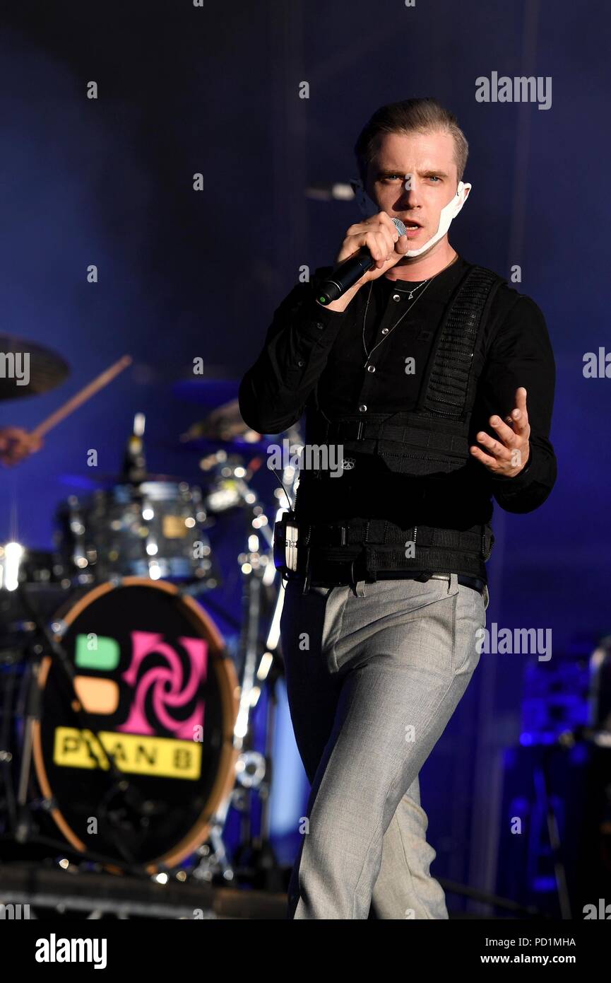 Ben drew hi-res stock photography and images - Alamy