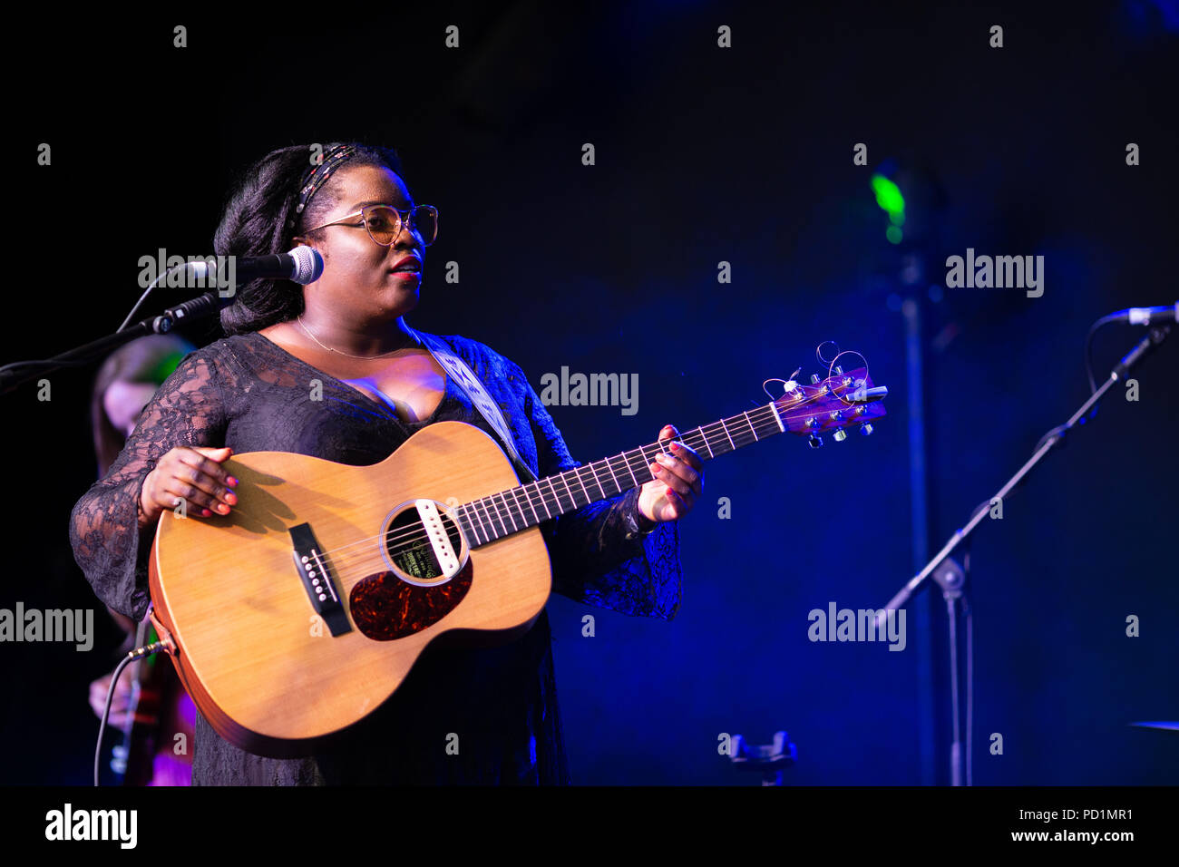 Yola hi-res stock photography and images - Alamy