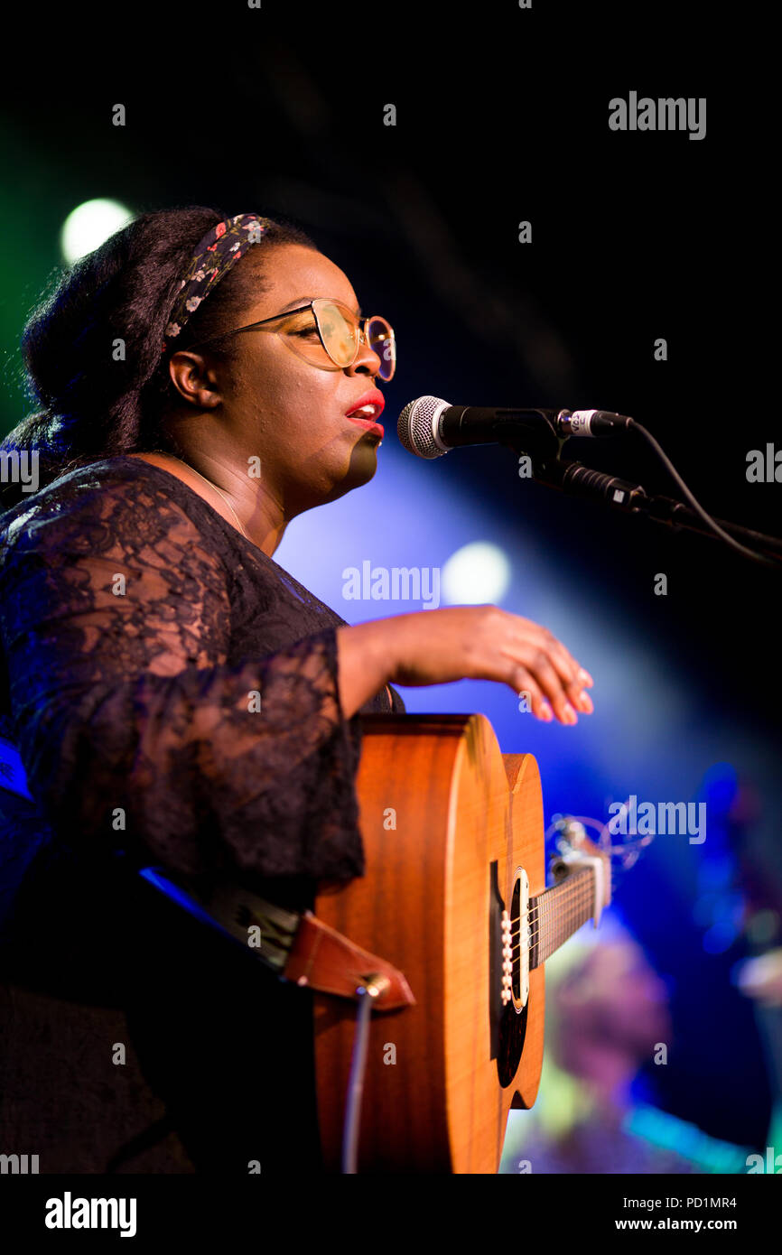 Yola carter hi-res stock photography and images - Alamy