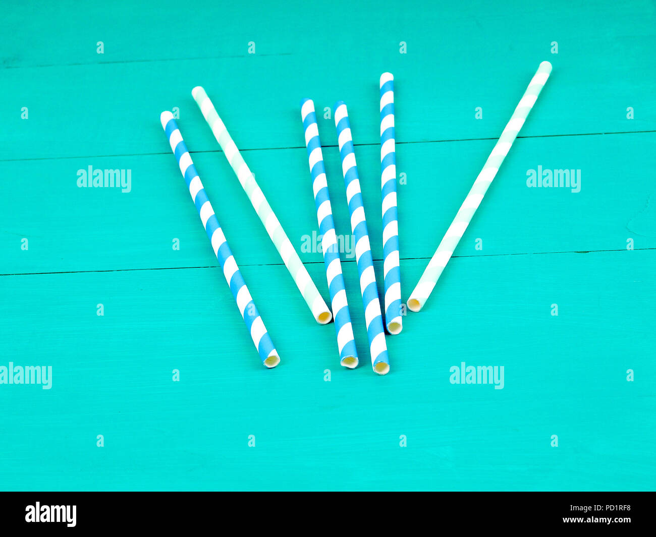 Straw stick hi-res stock photography and images - Alamy