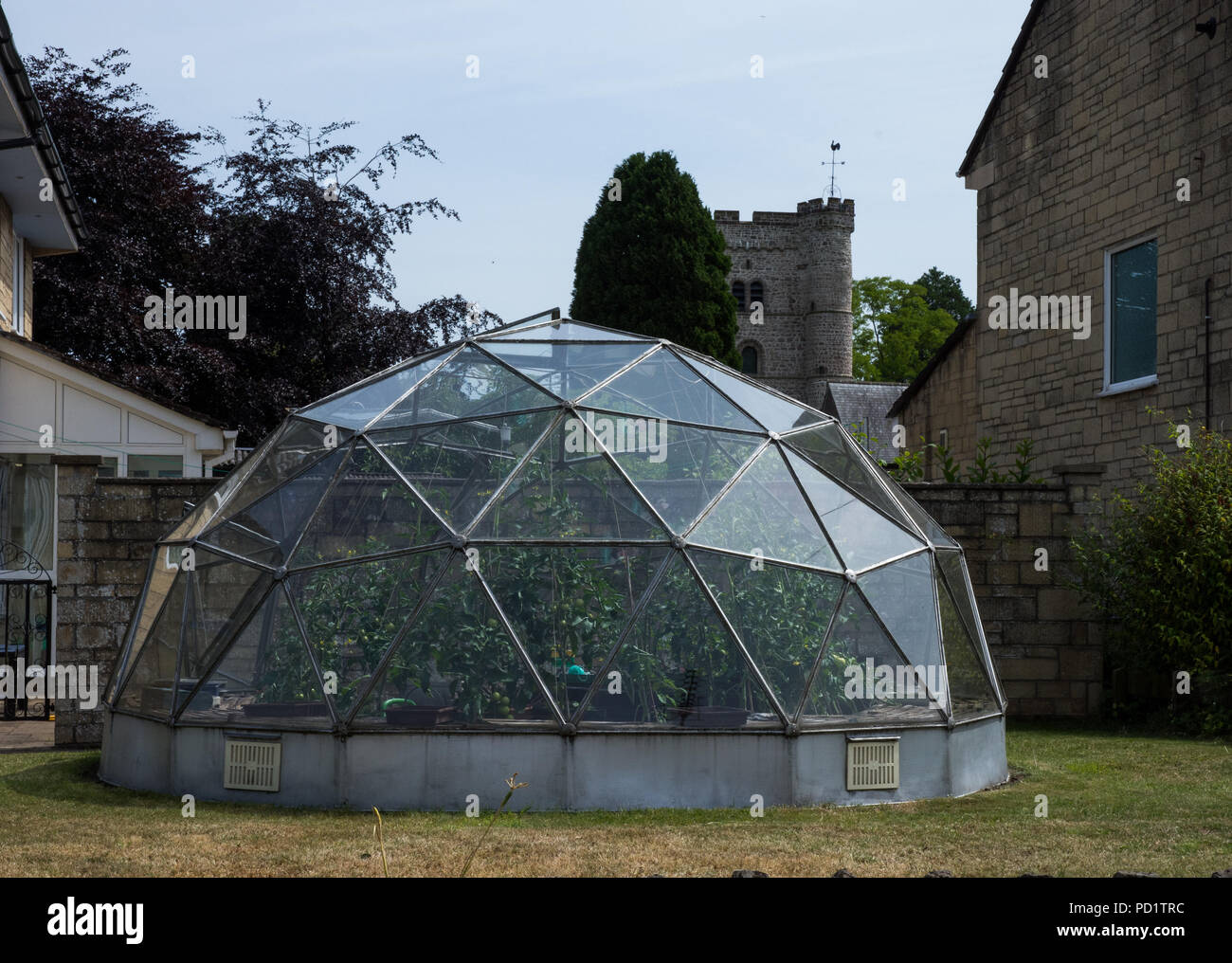 Geodesic dome greenhouse hi-res stock photography and images - Alamy