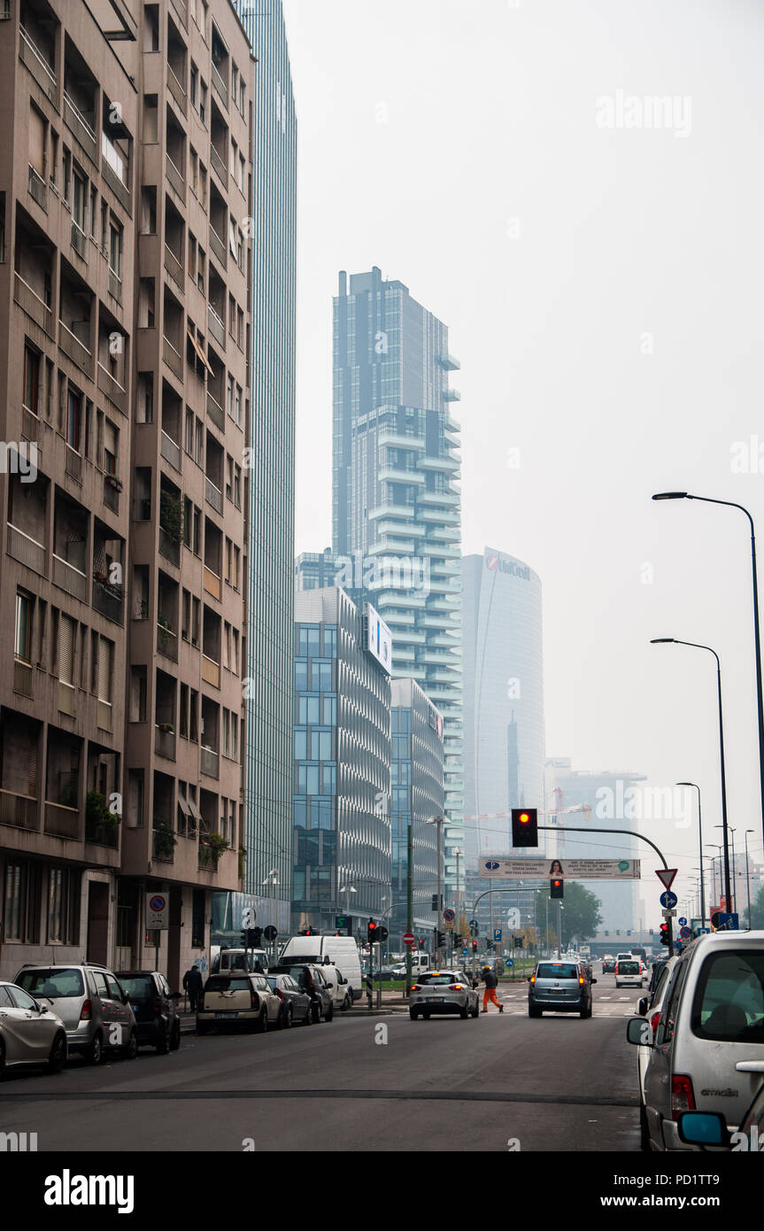 Streets of Milan - office buildings and traffic Stock Photo - Alamy
