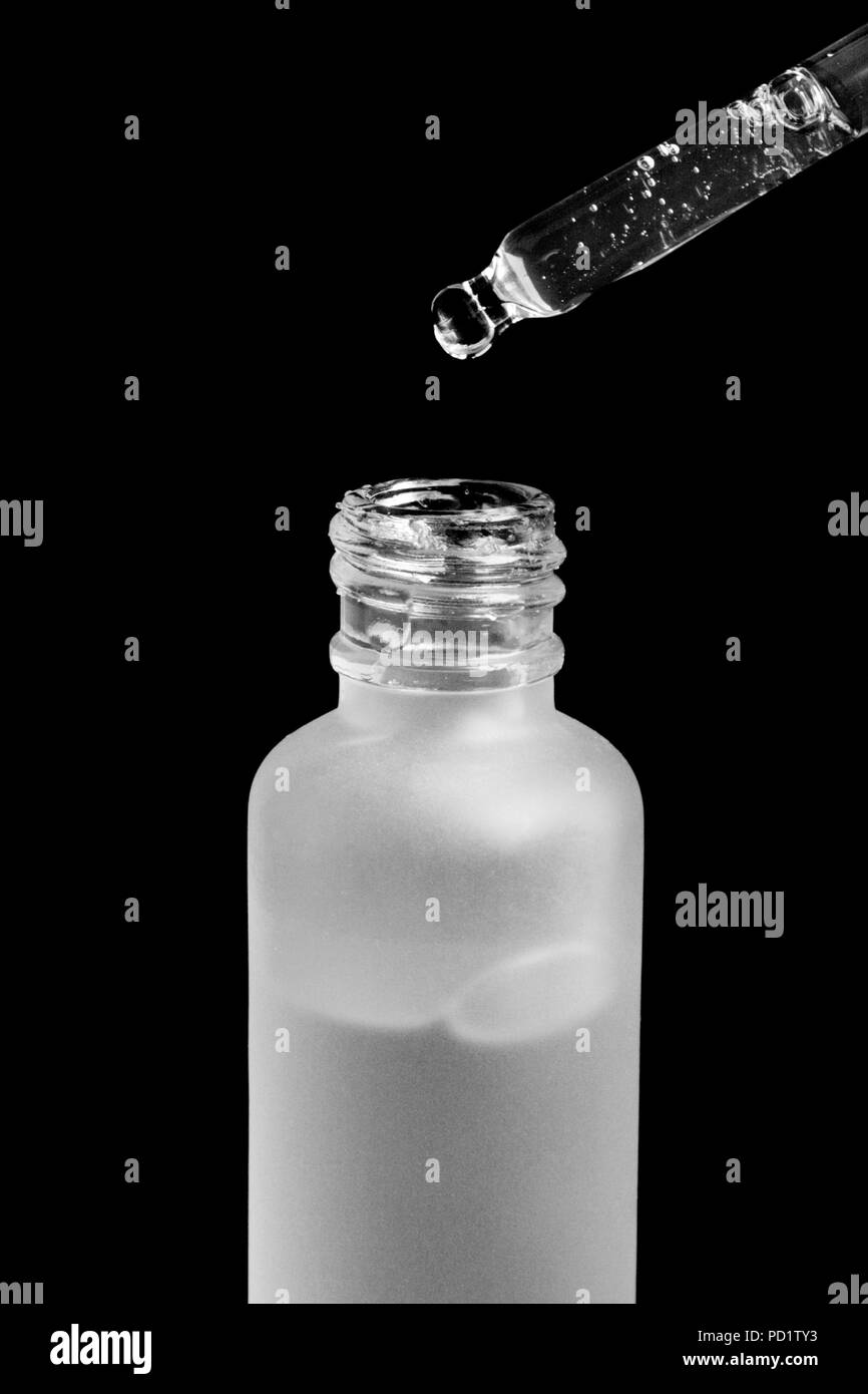 Spa essential oil Black and White Stock Photos & Images - Alamy