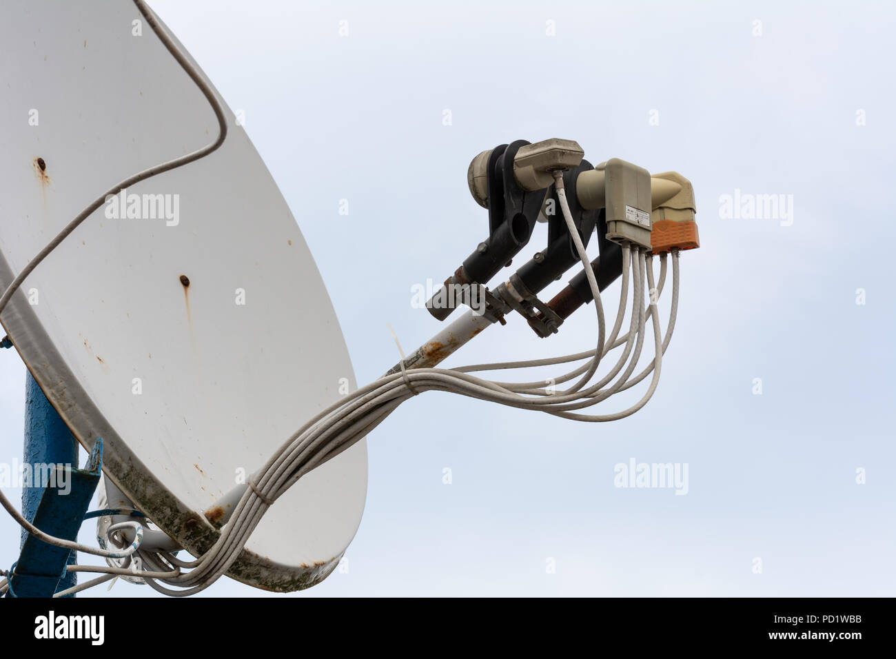 Dish cable hi-res stock photography and images - Alamy