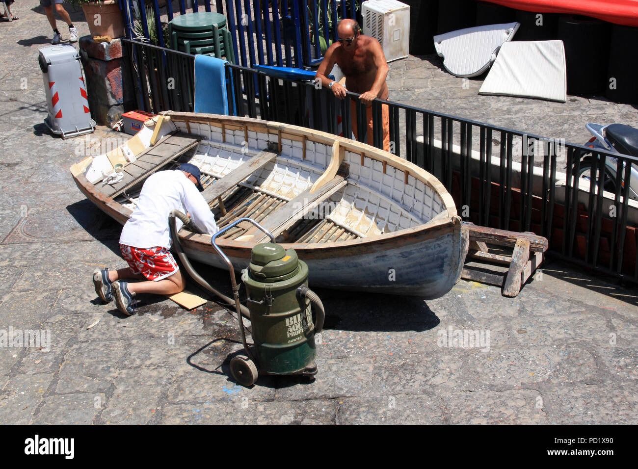 Urban harbor maintenance hi-res stock photography and images - Alamy