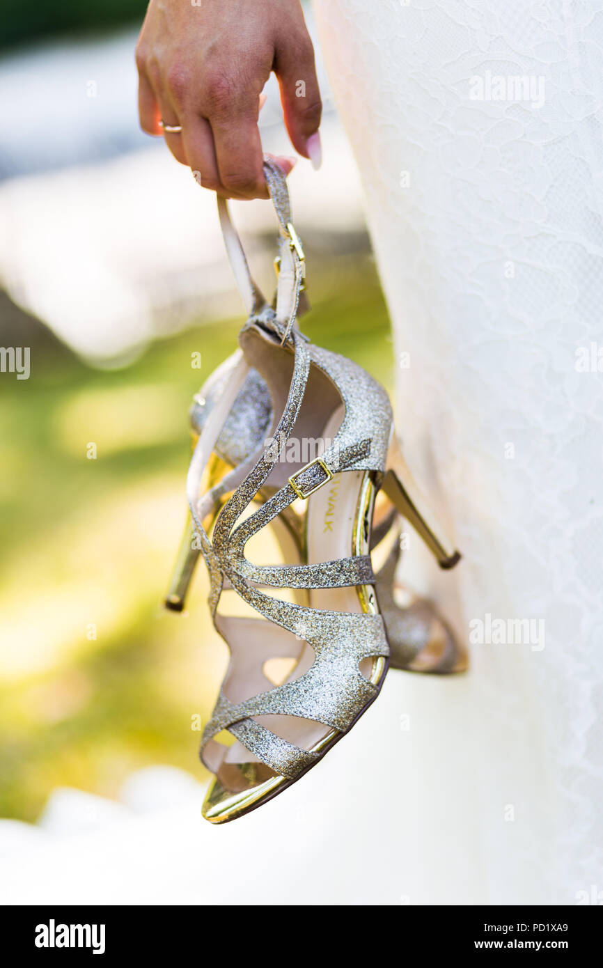 weeding high heels Stock Photo - Alamy