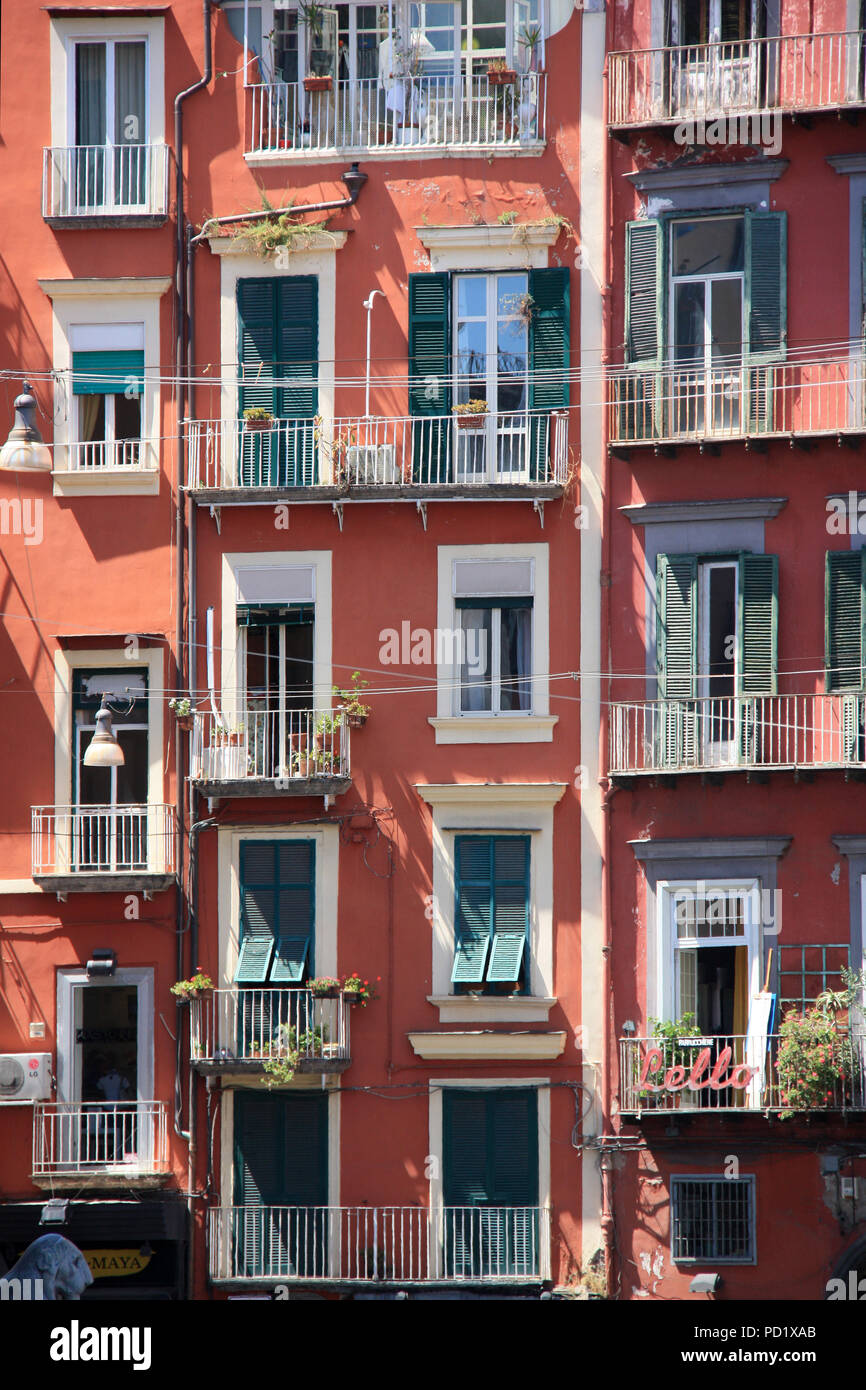 Windows red italian house hi-res stock photography and images - Alamy