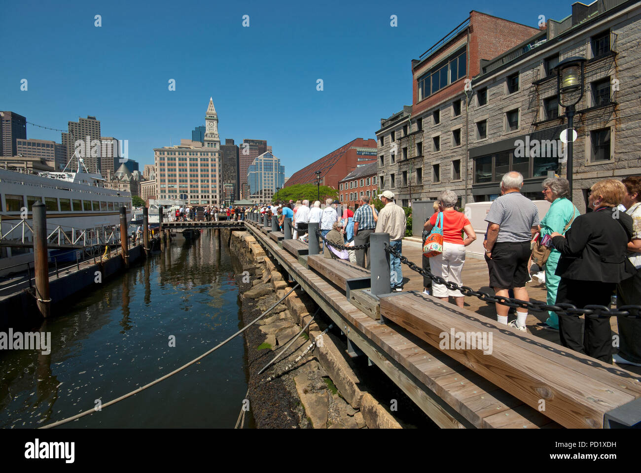 Boston boat tour hi-res stock photography and images - Alamy