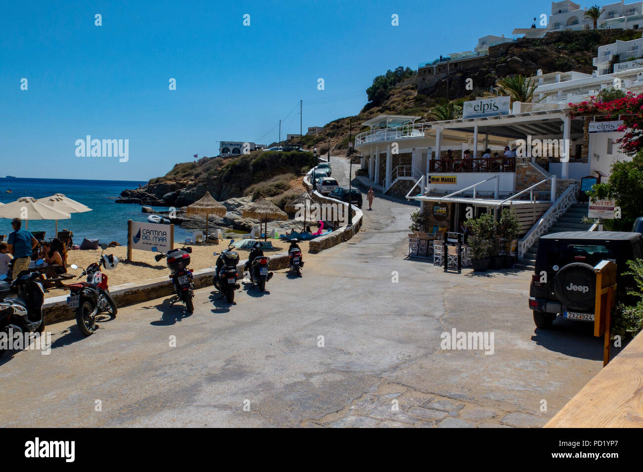 Ios greece party hi-res stock photography and images - Alamy