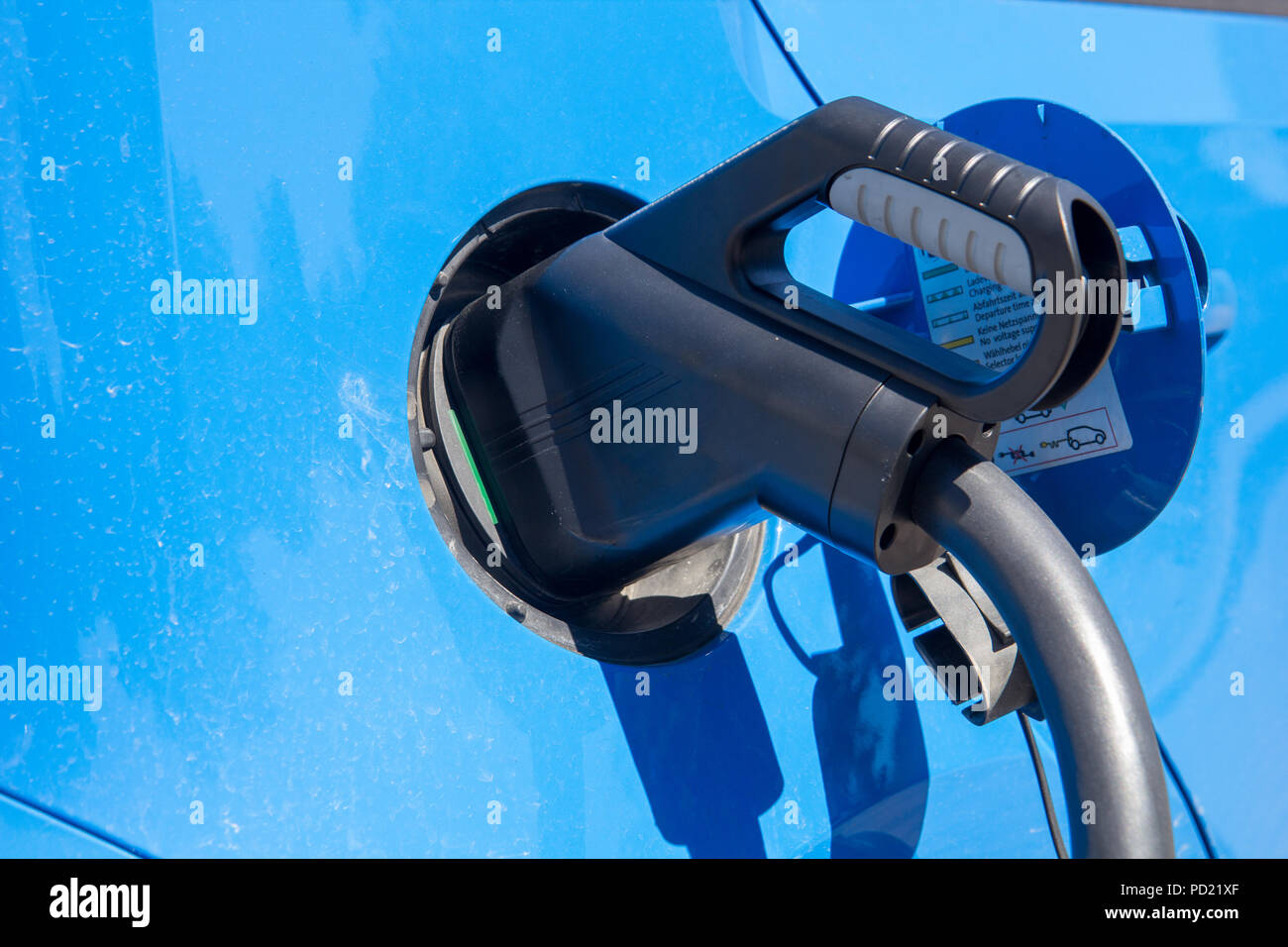 Electric energy vehicle hi-res stock photography and images - Alamy