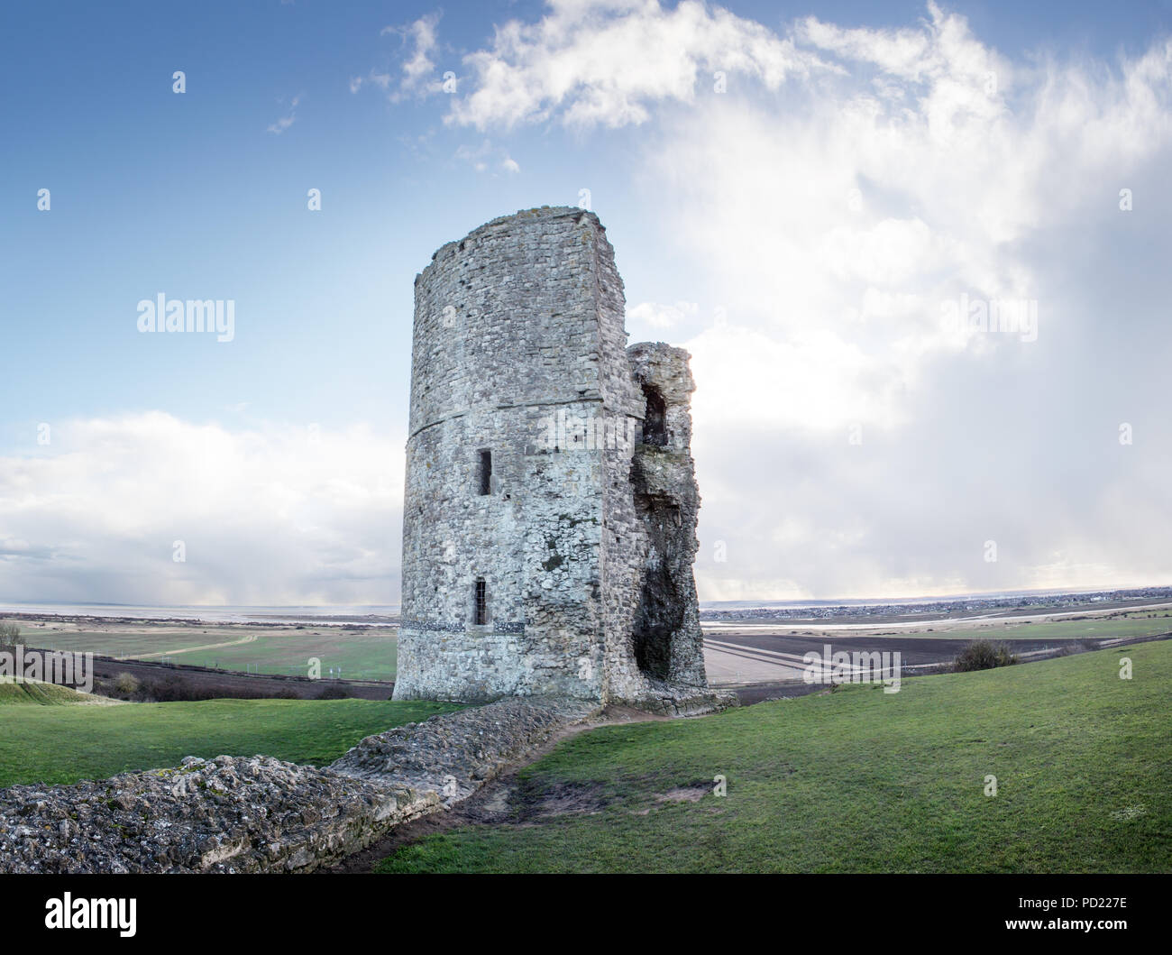 Hadleigh castle hi-res stock photography and images - Alamy