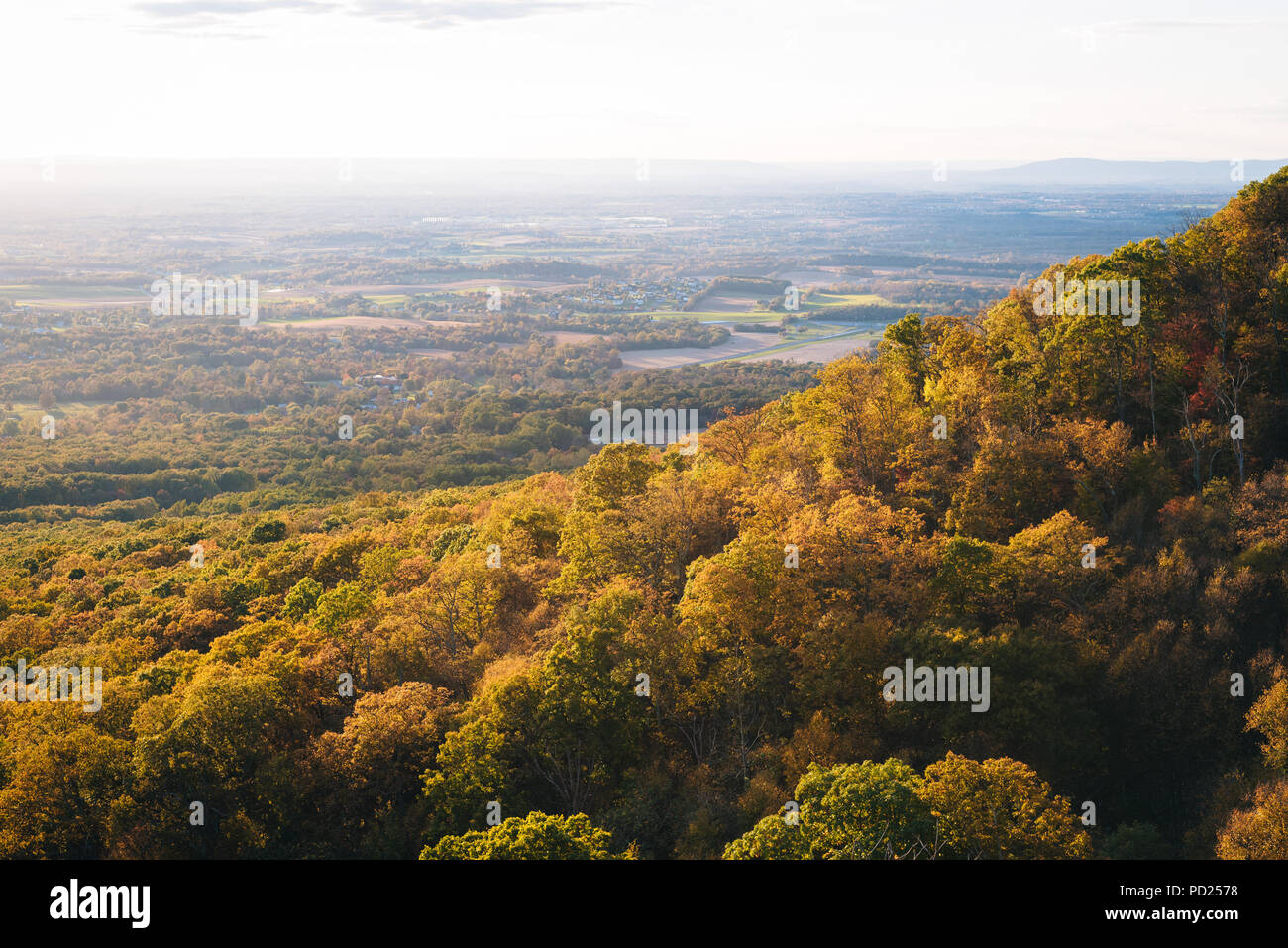 Early autumn view from Annapolis Rocks, on the Appalachian Trail in ...